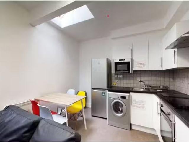 For Rent! 4 bedroom Room to rent, Whitefield House, Greenbank.