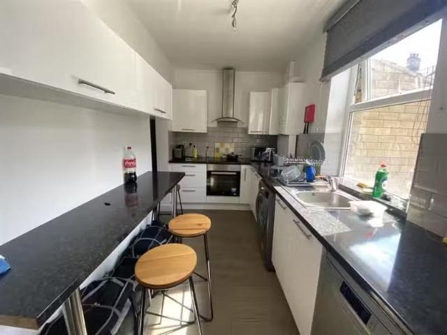 For Rent! 4 bedroom terraced house for rent in Rushton Road, BD3