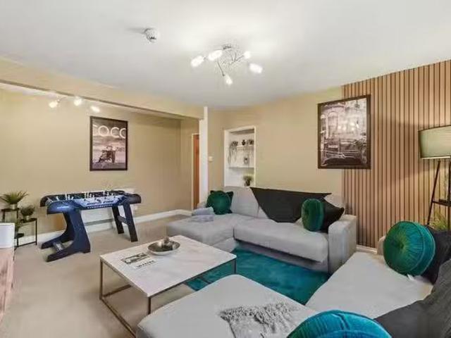 Deal! 4 BR Avon Crescent