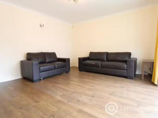 Just in! 4 BR Property to rent in Wellside Circle, Kingswells.