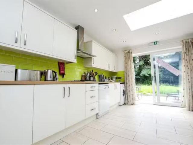 For Rent! 5 BA 5 bedroom apartment for rent in Harborne Park R.