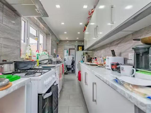 Charming 5 BA 5 bedroom house for rent in Heeley Road, Birming.