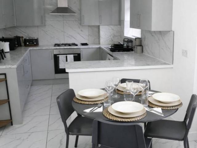 For Rent 5 Bedroom Apartment London London DS102554560