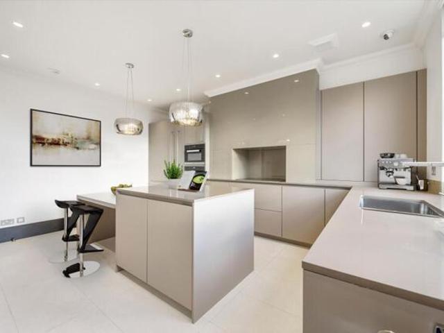 For Rent 5 Bedroom Apartment Londres Great London DLS101878559