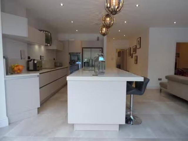 Rental! 5 bedroom detached house for rent in St Peters Road, H.