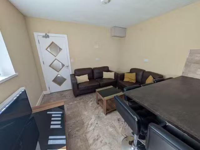 Just in! 5 bedroom detached house for rent in Ribblesdale Road.