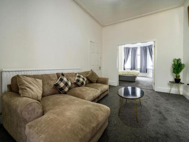 For Rent 5 Bedroom House Blackpool Blackpool DLS105236293