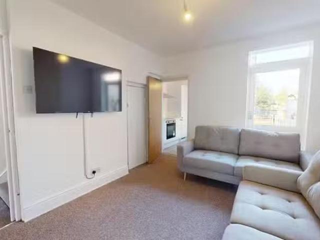 Rental! 5 bedroom house for rent in Sladebrook Avenue, Bath, BA2