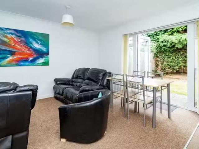 Just in! 5 bedroom house for rent in Richards Close,, Bournem.