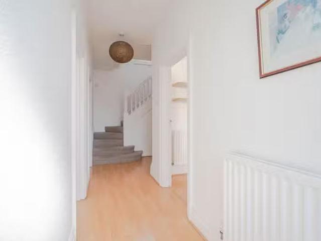 Charming 5 bedroom house of multiple occupation for rent in Wo.