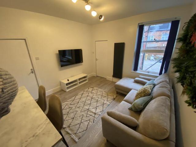 For Rent 5 Bedroom House Lenton East Midlands DLS98749524