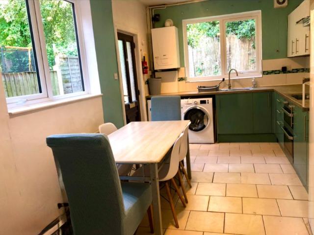 For Rent 5 Bedroom House Lenton East Midlands DLS98286047