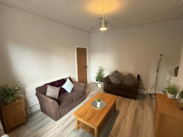 For Rent 5 Bedroom House Lenton East Midlands DLS98286275