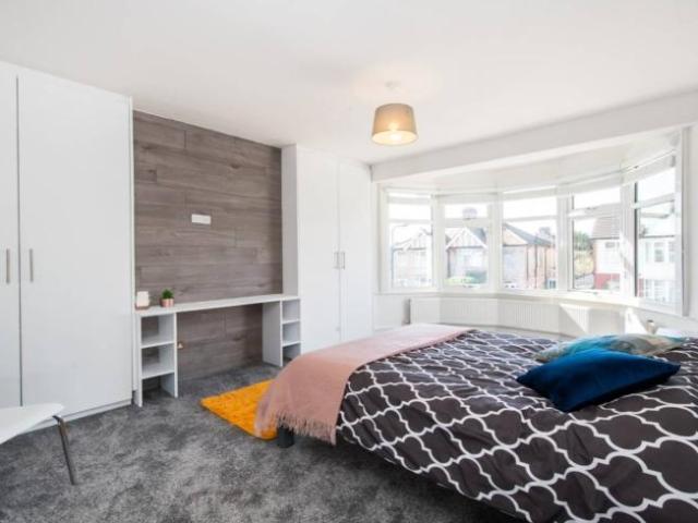 For Rent 5 Bedroom Shared Living/roommate London London DLS101052054