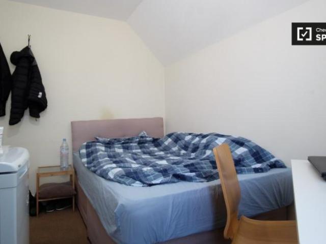 For Rent 5 Bedroom Shared Living/roommate London London DLS101822686