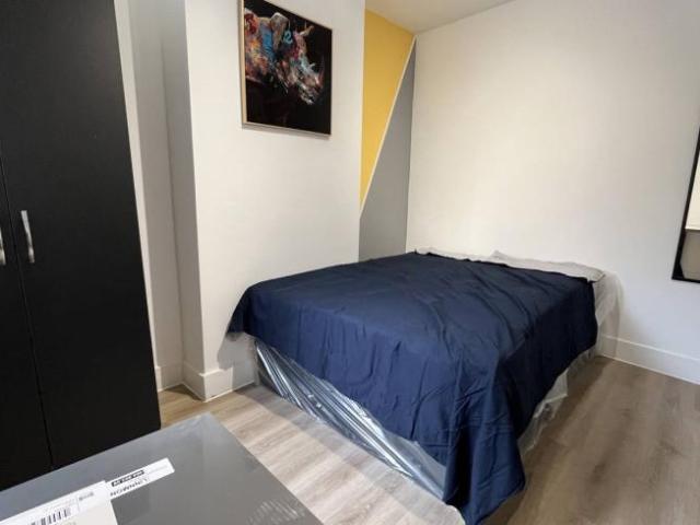 For Rent 5 Bedroom Shared Living/roommate London London DLS101835292