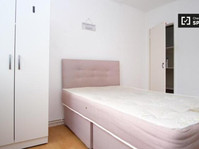 For Rent 5 Bedroom Shared Living/roommate London London DLS101837032