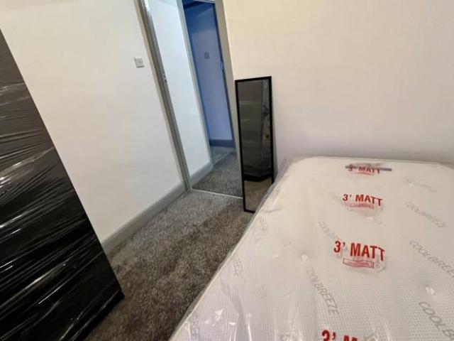 For Rent 5 Bedroom Shared Living/roommate London London DLS102250508