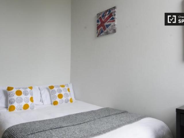 For Rent 5 Bedroom Shared Living/roommate London London DLS102400528