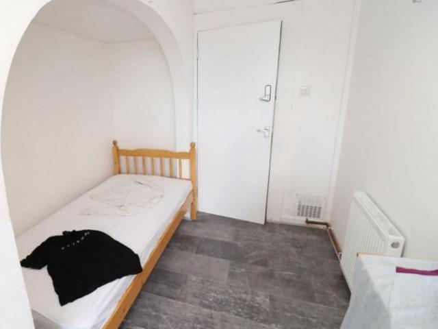 For Rent 5 Bedroom Shared Living/roommate London London DLS90559551