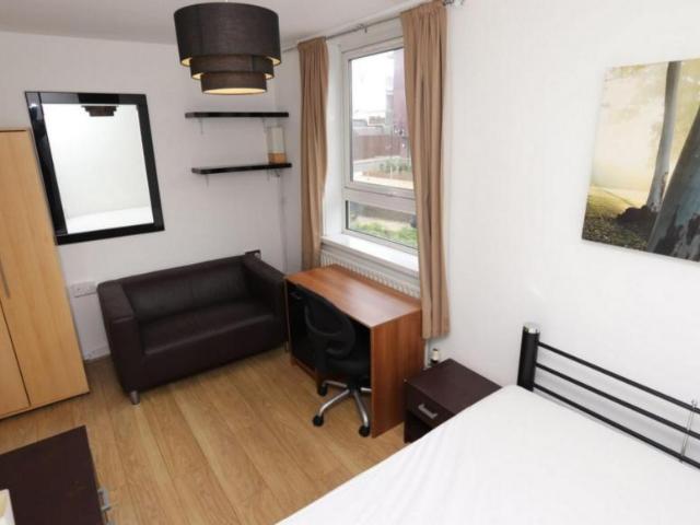 For Rent 5 Bedroom Shared Living/roommate London London DLS90559554