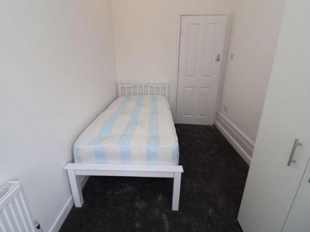 For Rent 5 Bedroom Shared Living/roommate London London DLS90559586