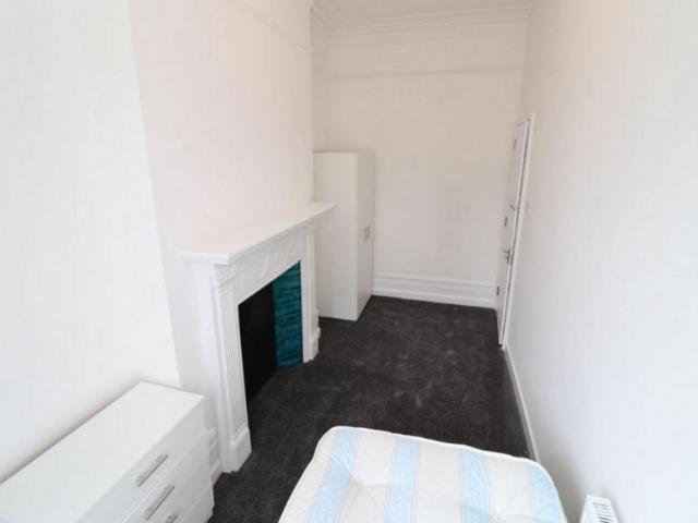 For Rent 5 Bedroom Shared Living/roommate London London DLS90559601