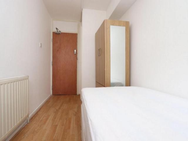 For Rent 5 Bedroom Shared Living/roommate London London DLS90559603