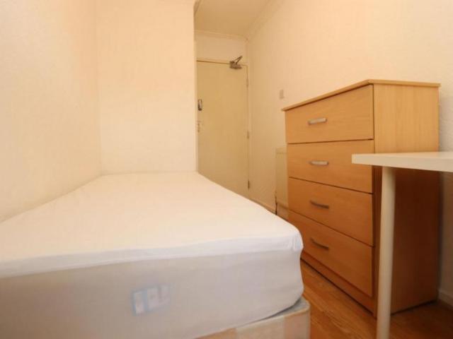 For Rent 5 Bedroom Shared Living/roommate London London DLS90559604