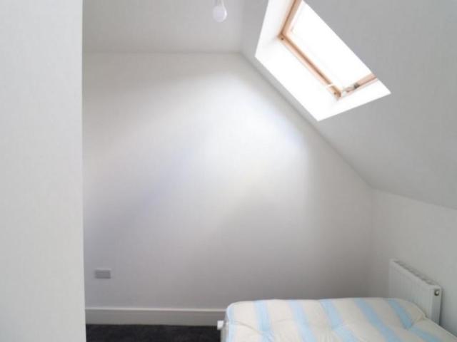 For Rent 5 Bedroom Shared Living/roommate London London DLS90559645