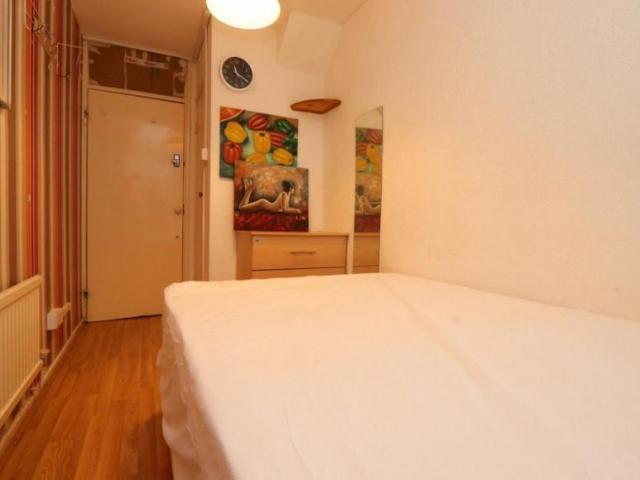 For Rent 5 Bedroom Shared Living/roommate London London DLS90559660