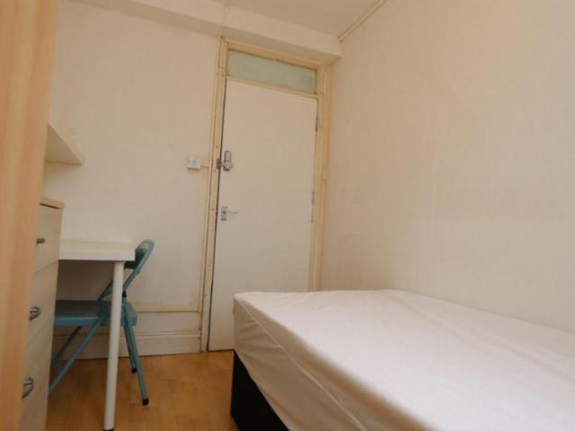 For Rent 5 Bedroom Shared Living/roommate London London DLS90559681