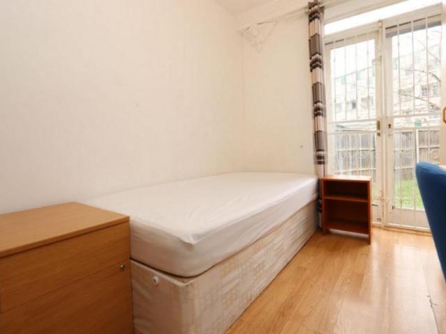 For Rent 5 Bedroom Shared Living/roommate London London DLS90559684
