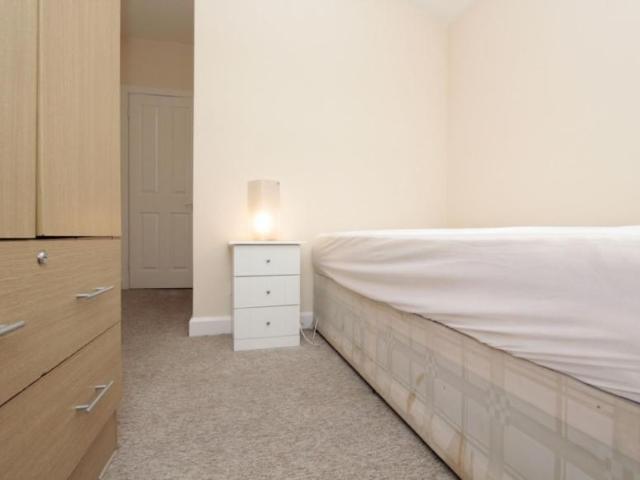 For Rent 5 Bedroom Shared Living/roommate London London DLS90559691