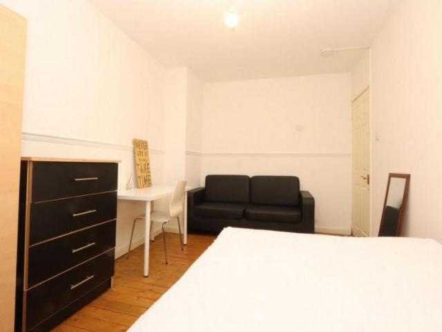 For Rent 5 Bedroom Shared Living/roommate London London DLS90559831