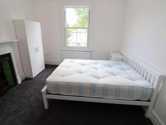 For Rent 5 Bedroom Shared Living/roommate London London DLS90559879