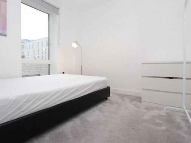 For Rent 5 Bedroom Shared Living/roommate London London DLS90559949