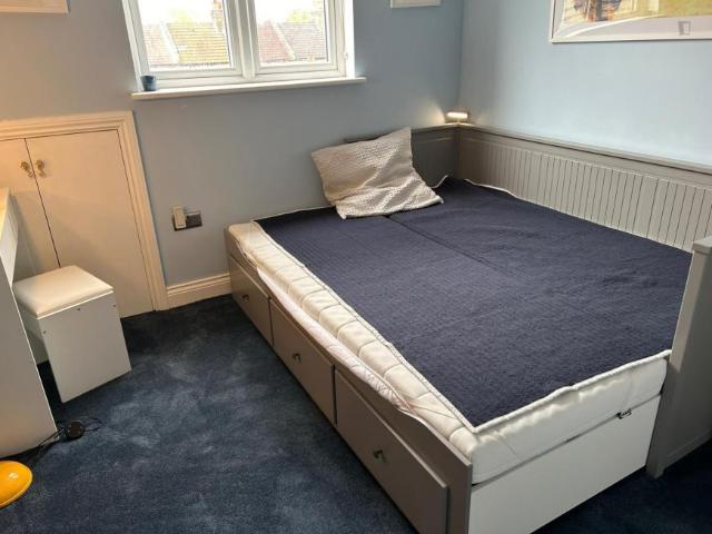 For Rent 5 Bedroom Shared Living/roommate London London DLS90560642