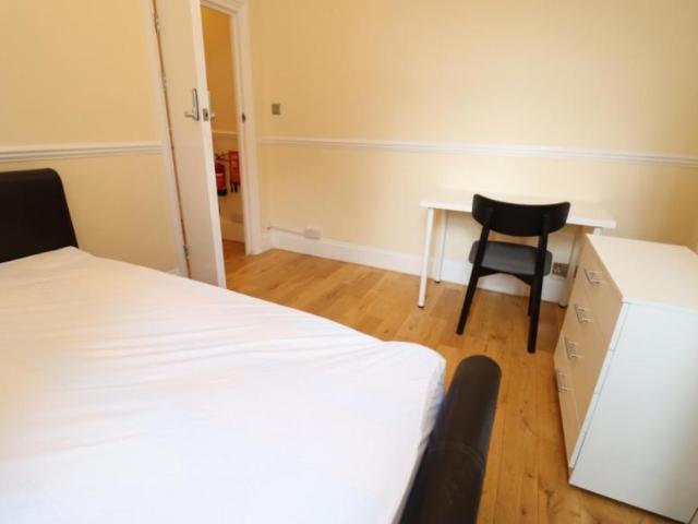 For Rent 5 Bedroom Shared Living/roommate London London DLS90560703
