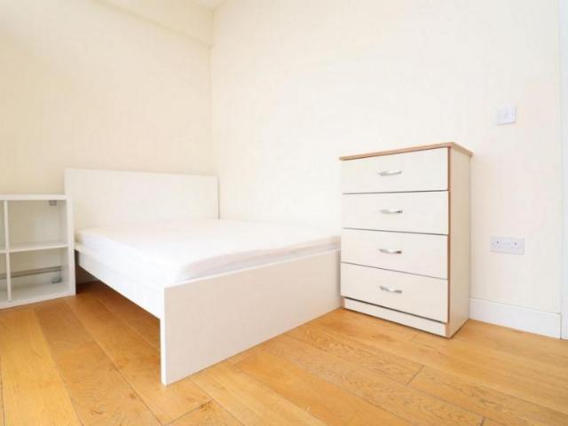 For Rent 5 Bedroom Shared Living/roommate London London DLS90560023