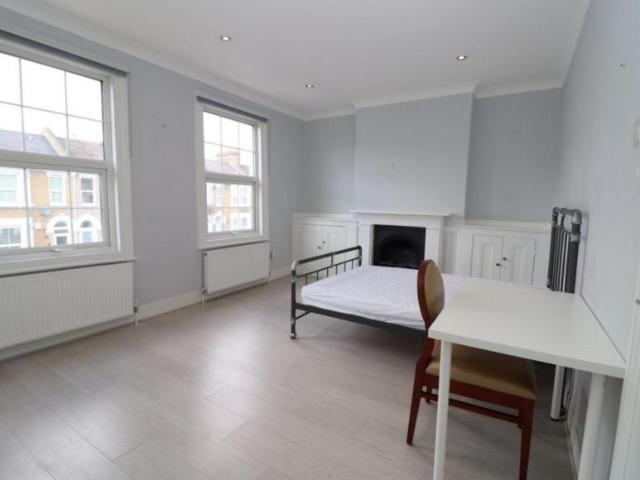 For Rent 5 Bedroom Shared Living/roommate London London DLS90560040