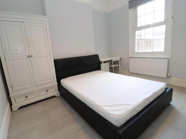 For Rent 5 Bedroom Shared Living/roommate London London DLS90560099