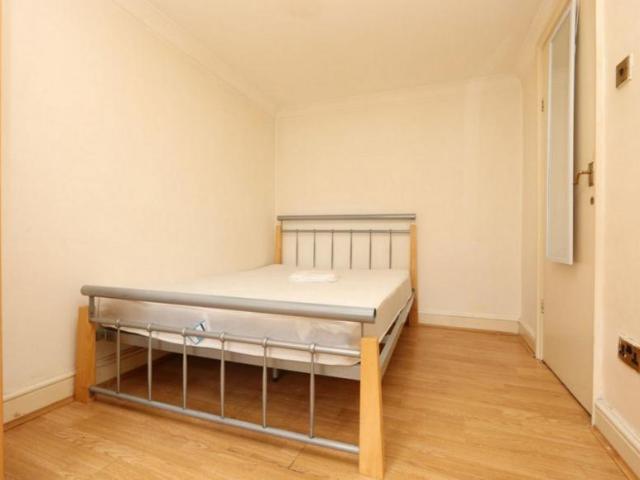 For Rent 5 Bedroom Shared Living/roommate London London DLS90560101