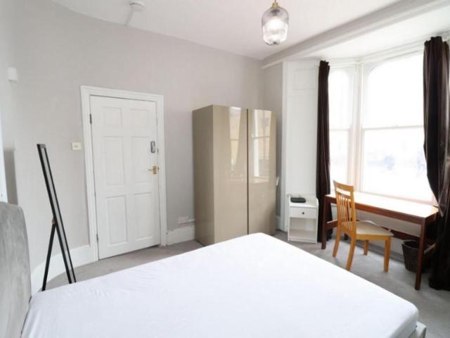 For Rent 5 Bedroom Shared Living/roommate London London DLS90560105