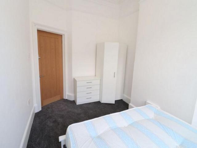 For Rent 5 Bedroom Shared Living/roommate London London DLS90560109