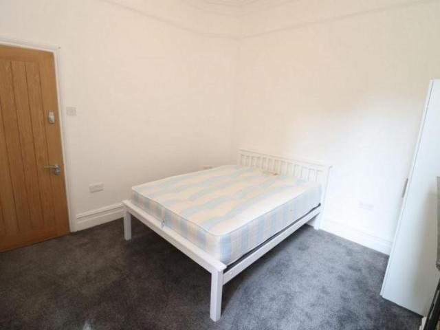 For Rent 5 Bedroom Shared Living/roommate London London DLS90560129