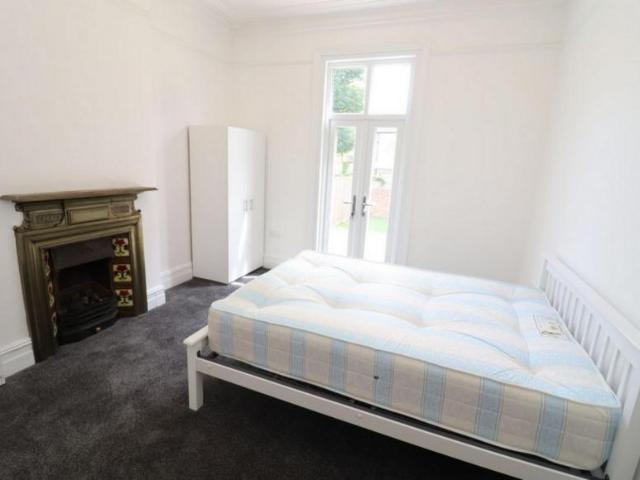 For Rent 5 Bedroom Shared Living/roommate London London DLS90560136