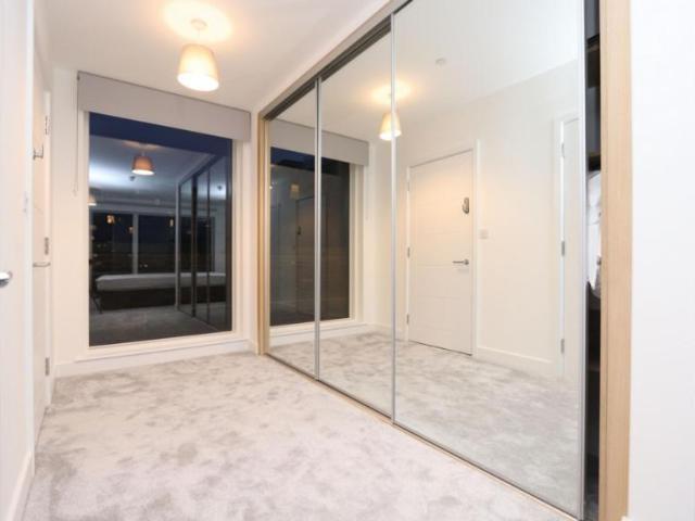 For Rent 5 Bedroom Shared Living/roommate London London DLS90560214