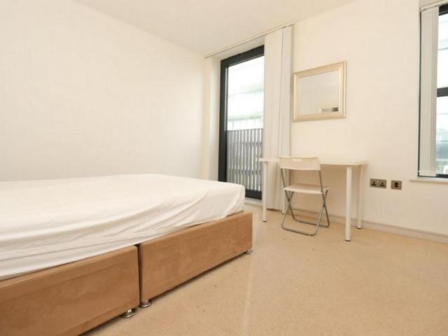 For Rent 5 Bedroom Shared Living/roommate London London DLS90560290