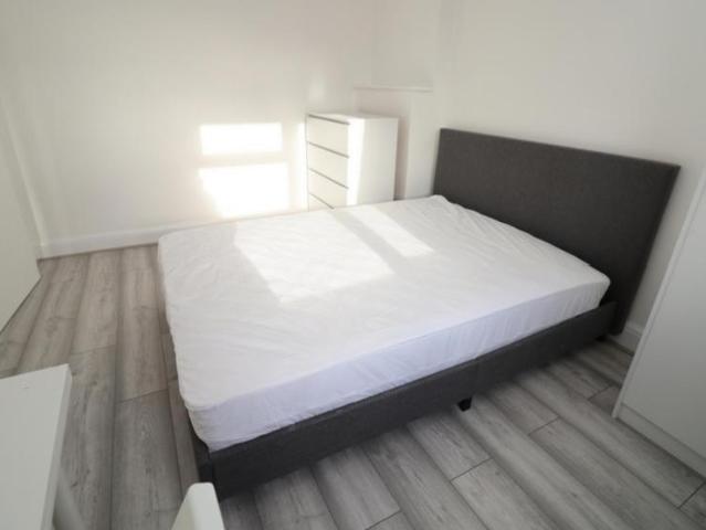 For Rent 5 Bedroom Shared Living/roommate London London DLS90561807